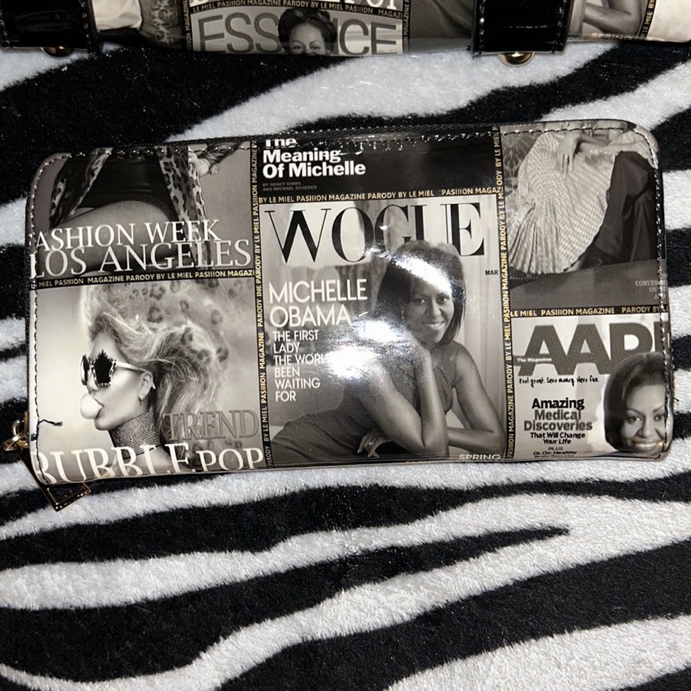 Michelle Obama Magazine Cover Collage Convertible Bac… - Gem